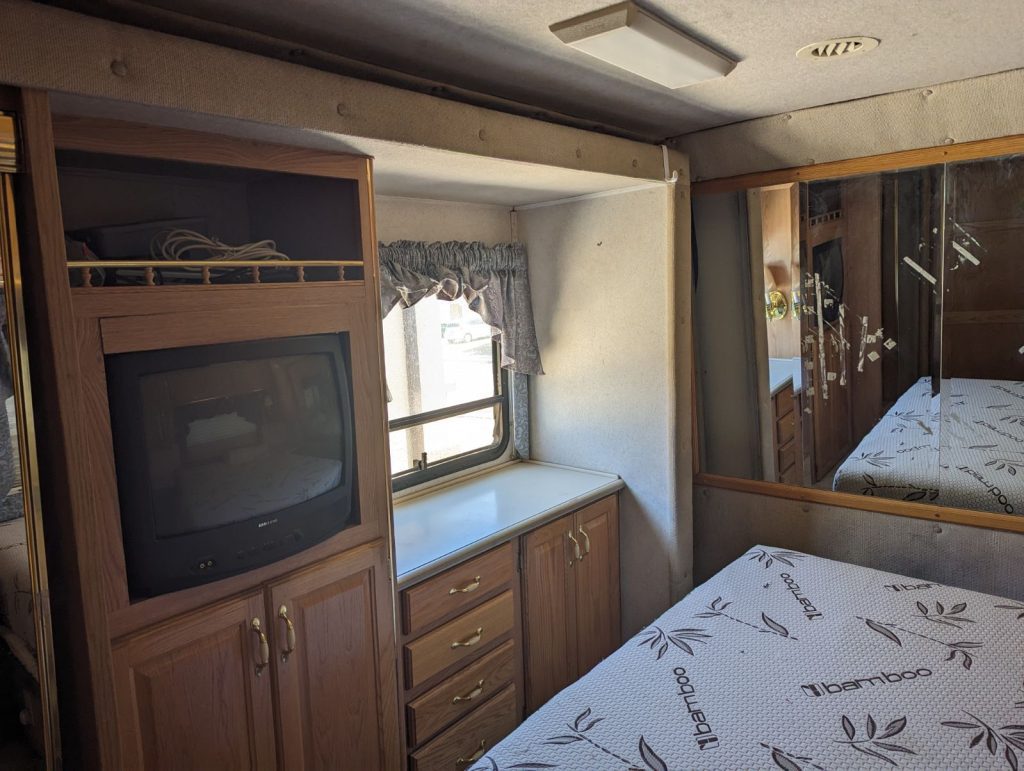 2001 REXHALL ROSE AIR 3655HLDS – Nationwide Auctions