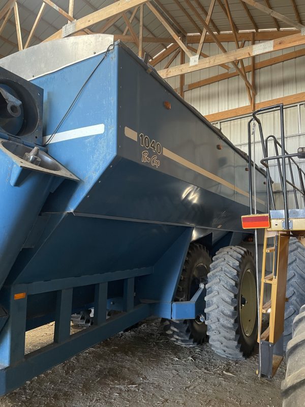 1995 Kinze 1040 row crop cart – Nationwide Auctions